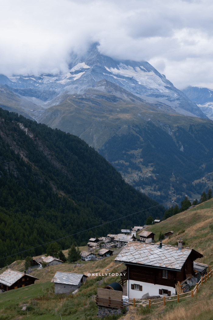 Ultimate Guide to Visiting Velaris in ACOTAR - City of Starlight