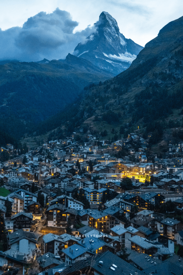 Ultimate Guide to Visiting Velaris in ACOTAR - City of Starlight