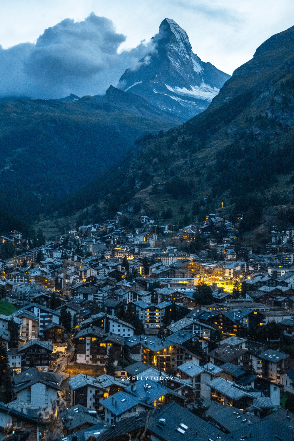 Ultimate Guide to Visiting Velaris in ACOTAR - City of Starlight