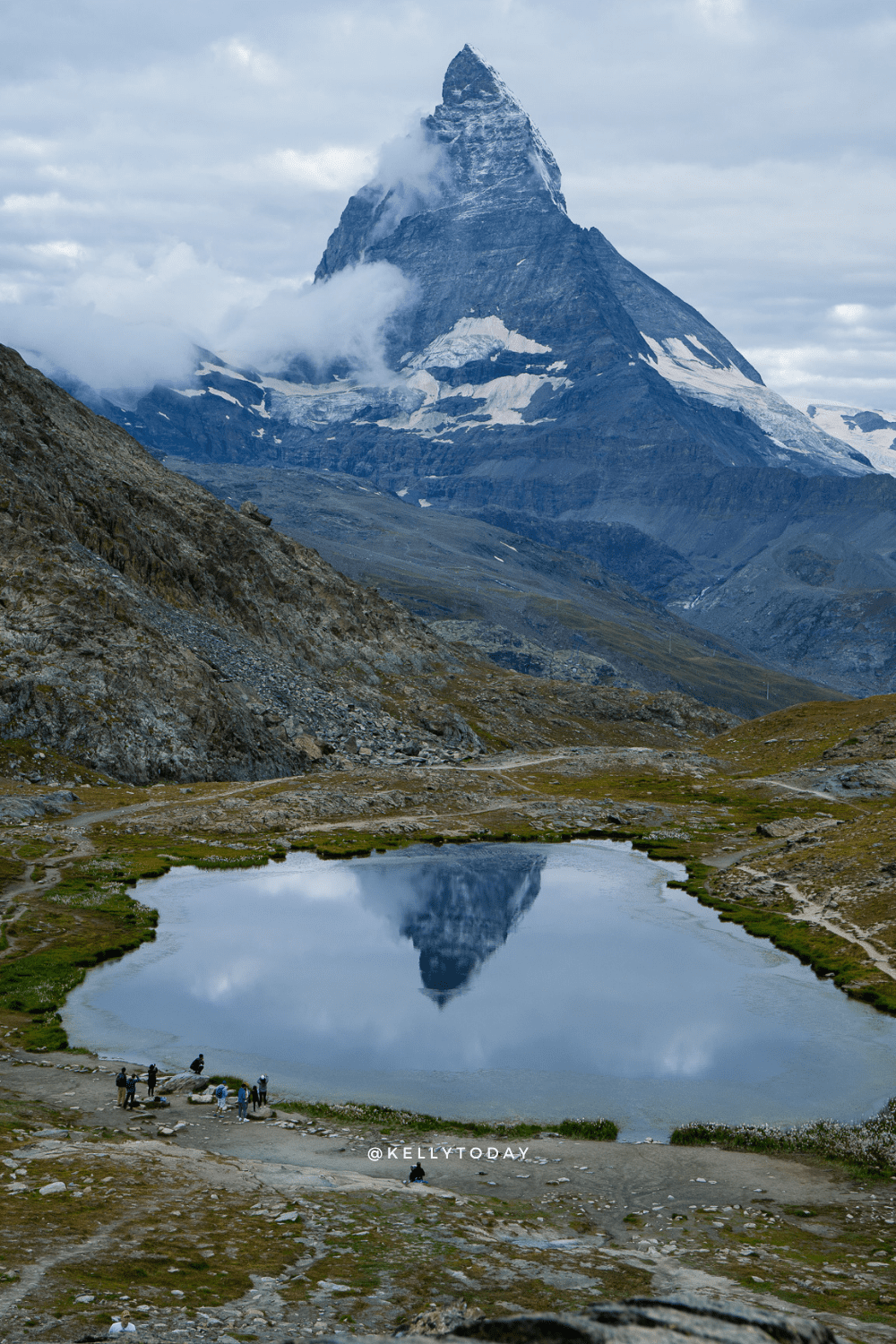 Ultimate Guide to Visiting Velaris in ACOTAR - City of Starlight