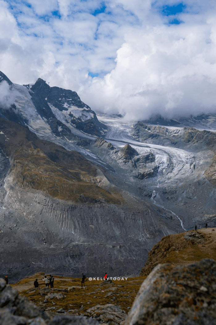 Ultimate Guide to Visiting Velaris in ACOTAR - City of Starlight